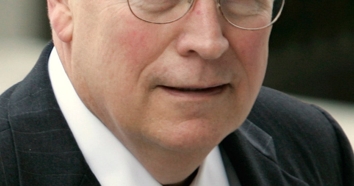 Cheney back at work after heart procedure