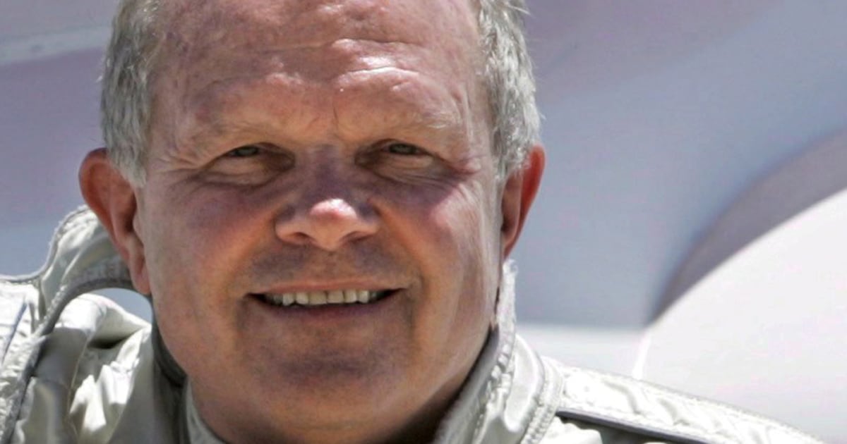 Adventurer Fossett declared dead by court