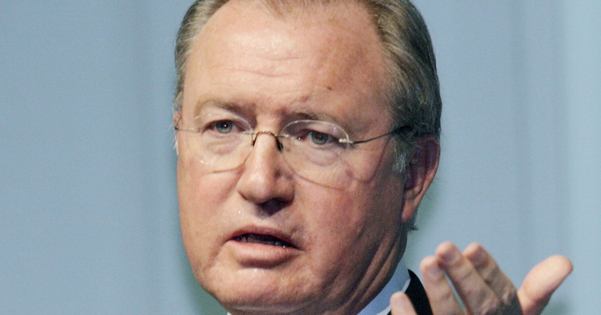 United pilots call for CEO to step down