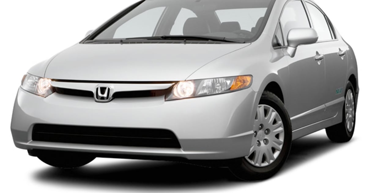 Natural gas cars: Clean, green, going nowhere