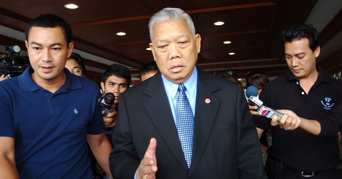 Aide: Thailand's Samak gives up bid for PM job