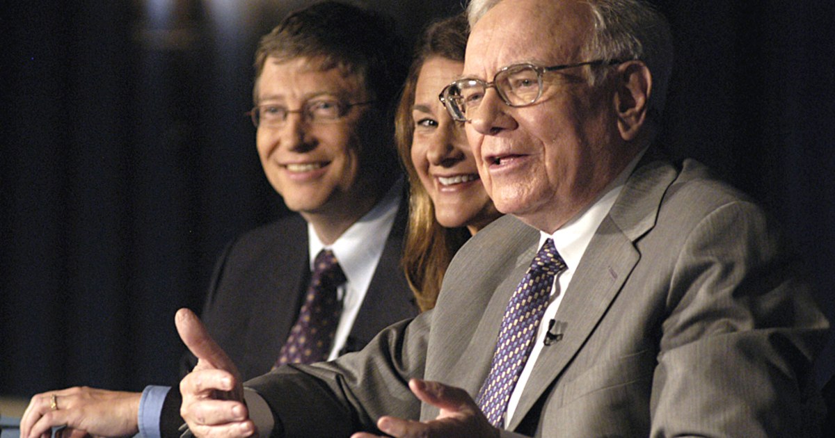 Buffett boosts wealth to top Gates on Forbes list