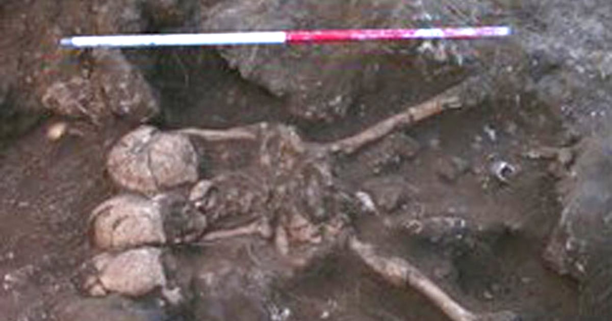 Headless skeletons found in ancient grave