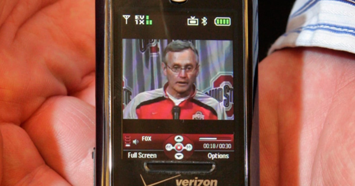 Motorola unveils new music, video phones