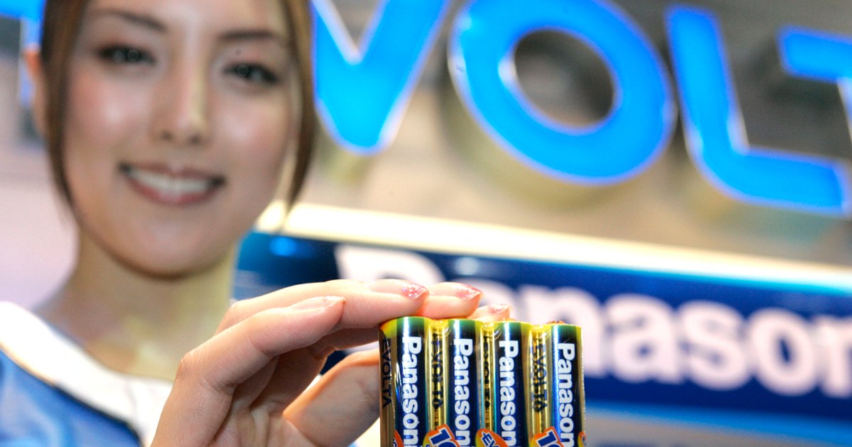 New double-A battery outlasts competition