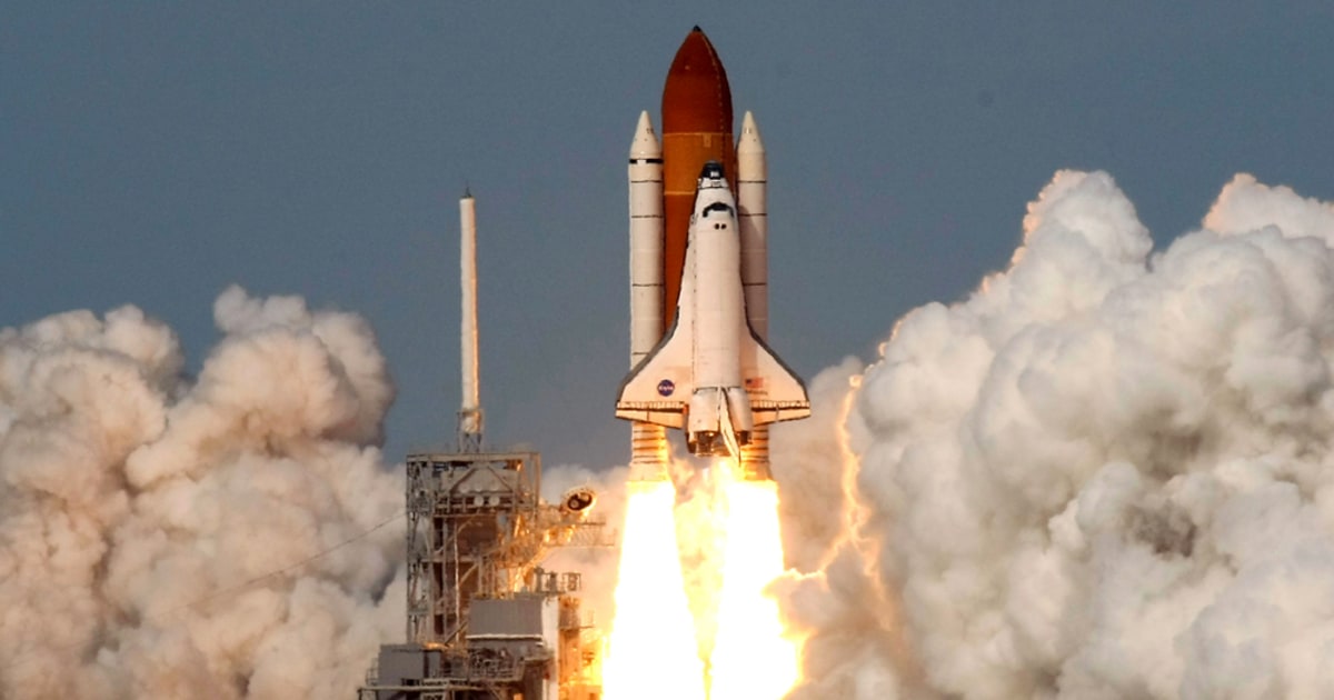 Shuttle blasts off after lengthy delay