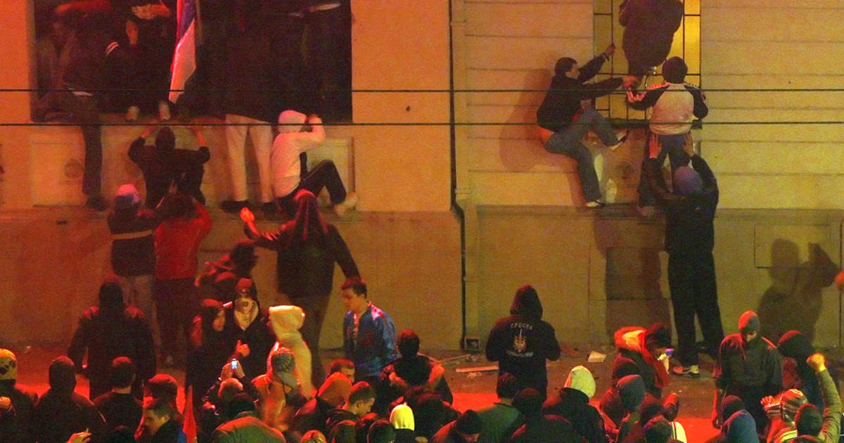 Protesters burn U.S. Embassy in Serbia
