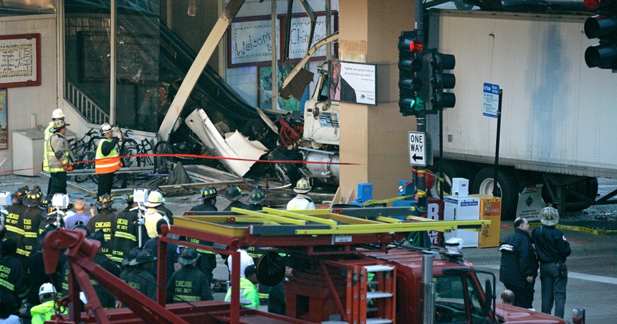 Semi's deadly crash into Chicago station probed