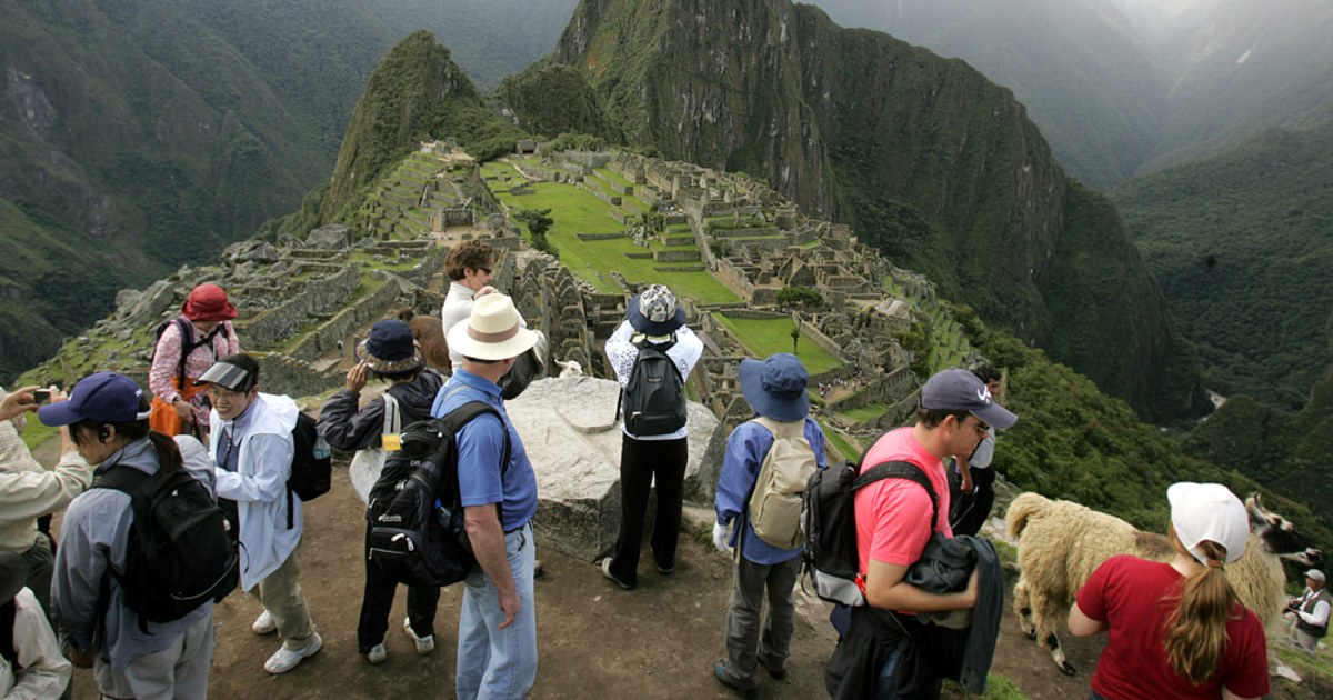 Experts say tourists harm Machu Picchu