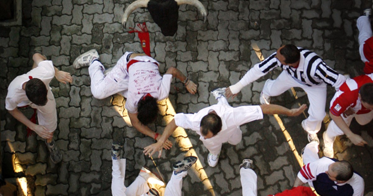 13 injured in first day of Pamplona bull-running