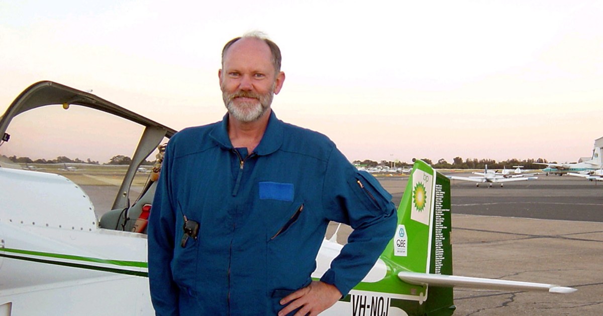 Stranded polar pilot lands safely