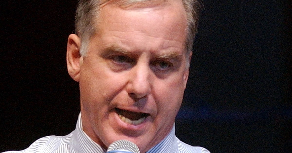 Dean considering bid to chair DNC