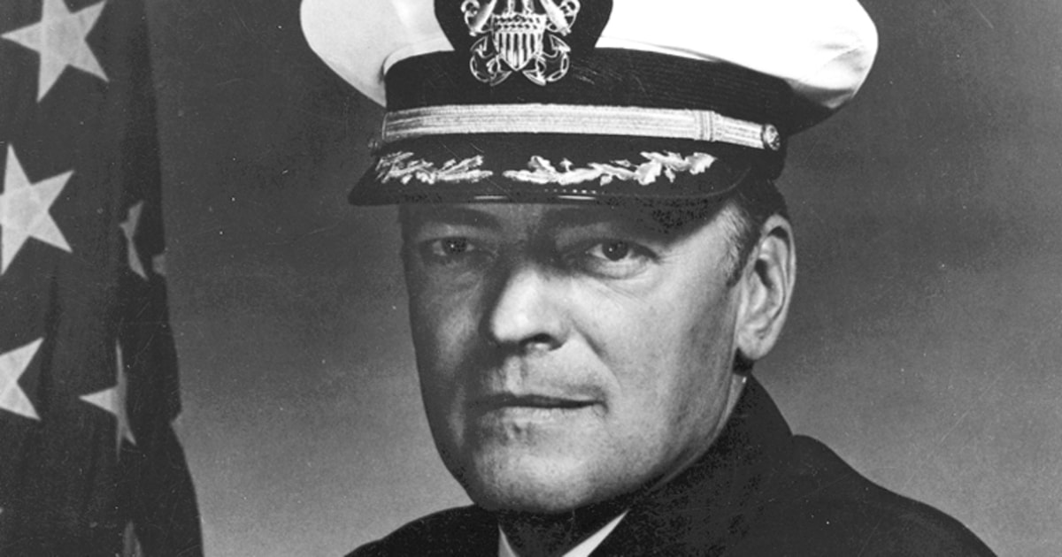 Lloyd Bucher, commander of USS Pueblo, dies at 76