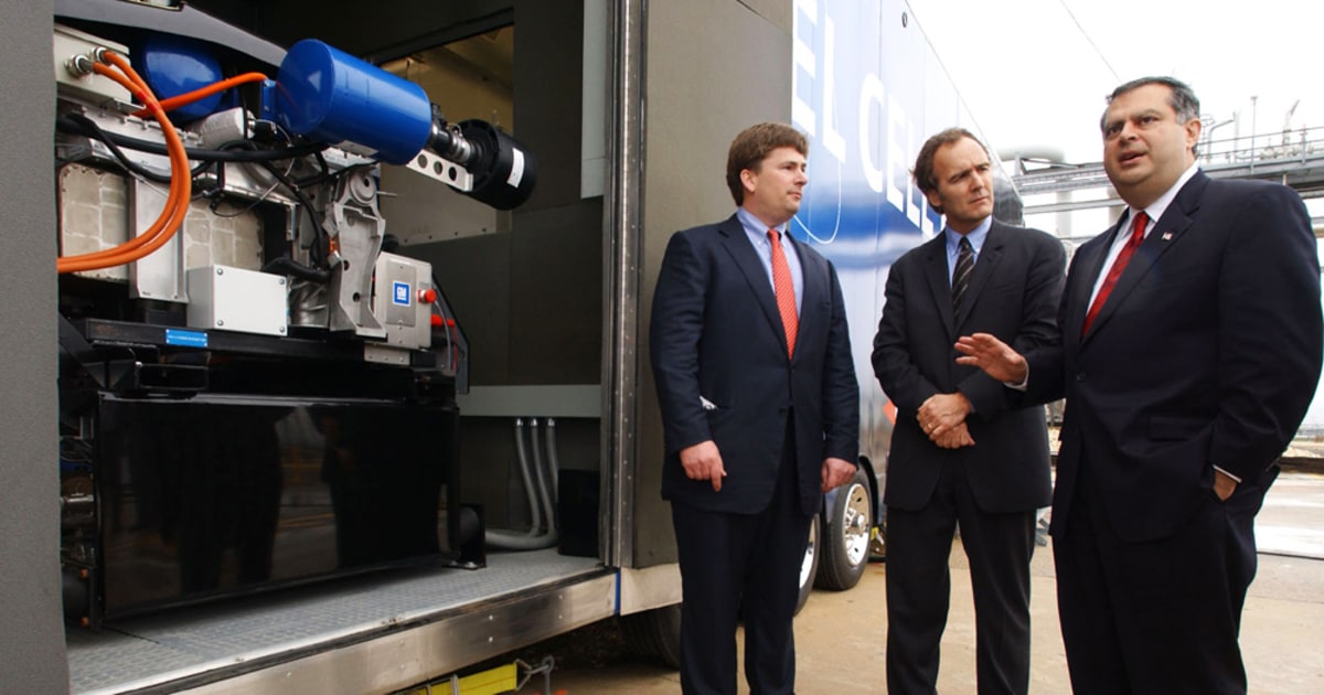 Lights on in biggest fuel cell project to date