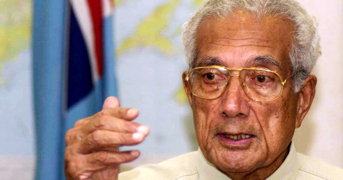 Report: Former Fijian leader dead at 83