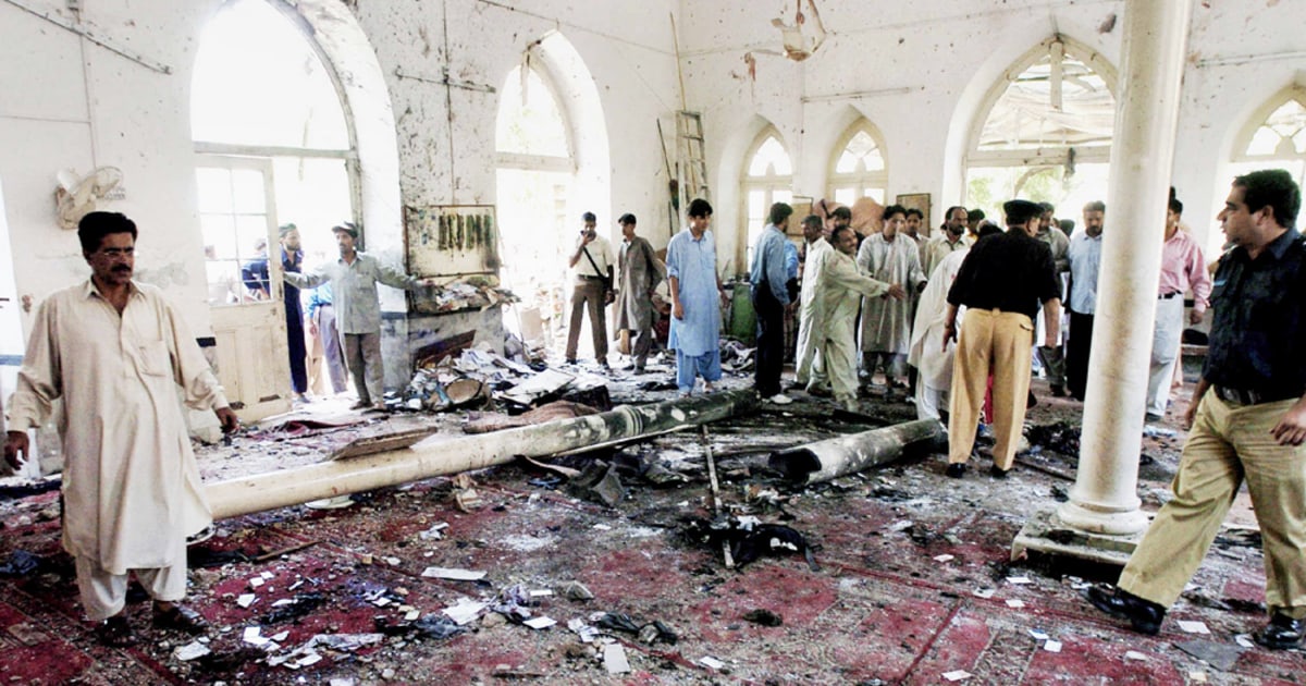14 dead in bombing at Pakistan Shiite mosque