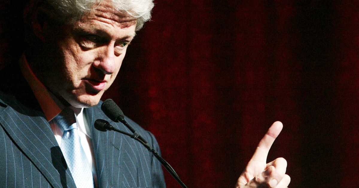 Clinton poised to claim spotlight