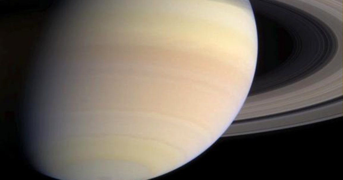 Final approach for NASA's Saturn probe