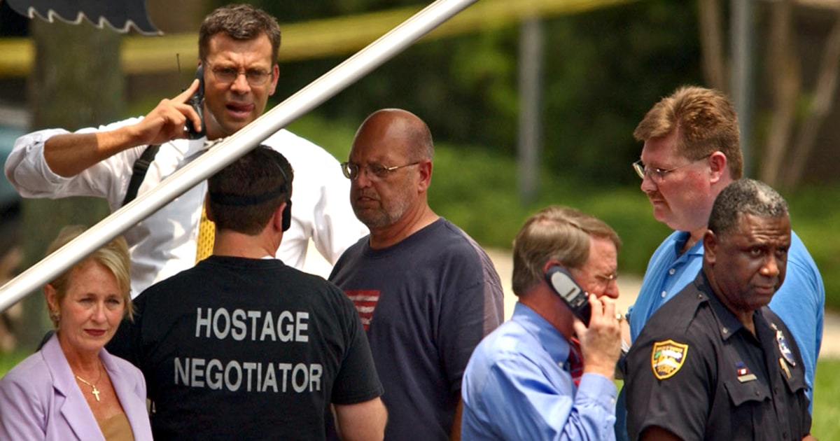 Judge ‘resigns’ to end hostage standoff