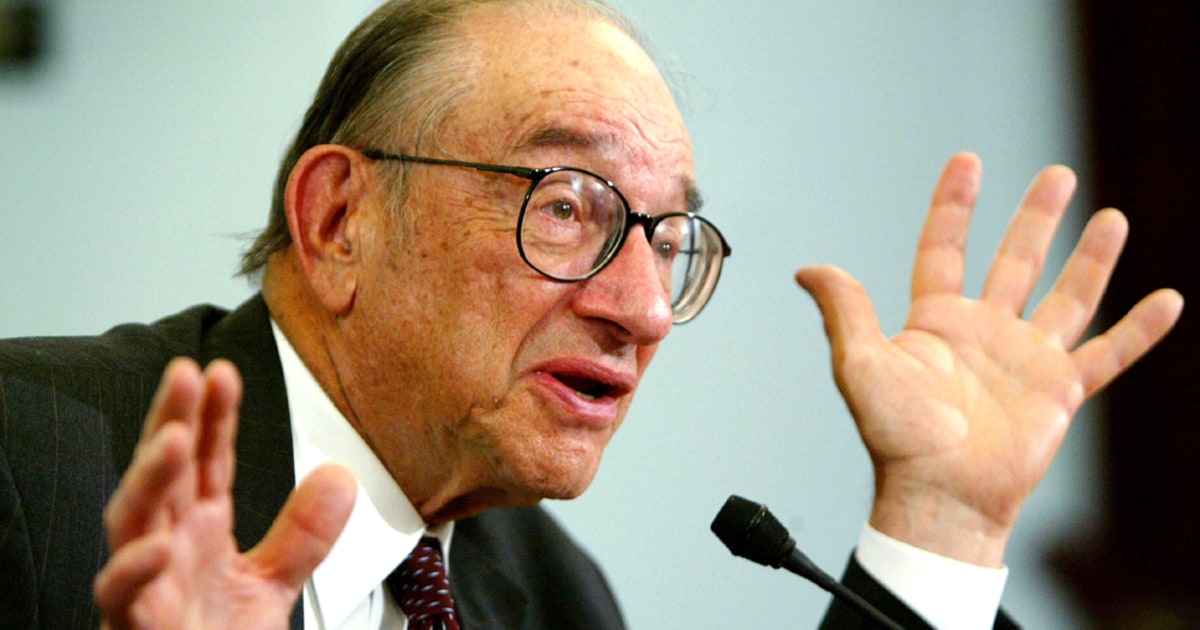 Greenspan: Economy regaining traction