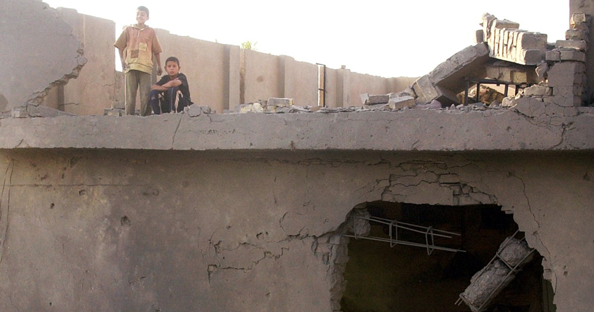 U.S. Marines bide time in Fallujah