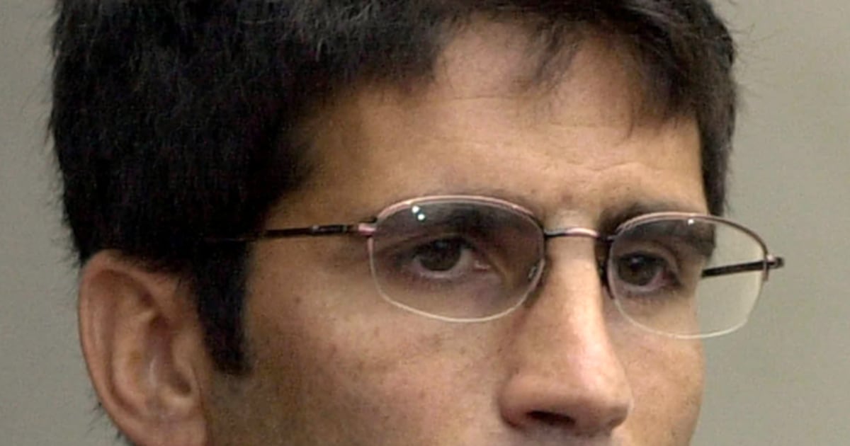 Top Enron executive testifies in barge case