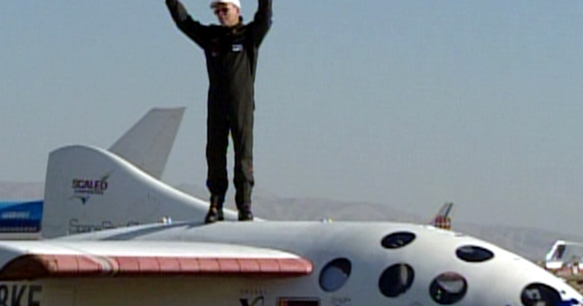 SpaceShipOne whirls into space for a prize