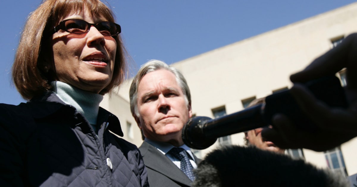 Reporter held in contempt in CIA leak case