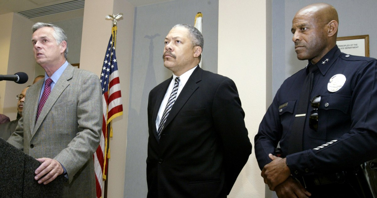 Los Angeles mayor struggles to hold black vote