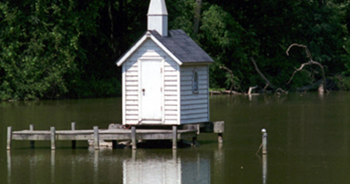 America's smallest roadside churches