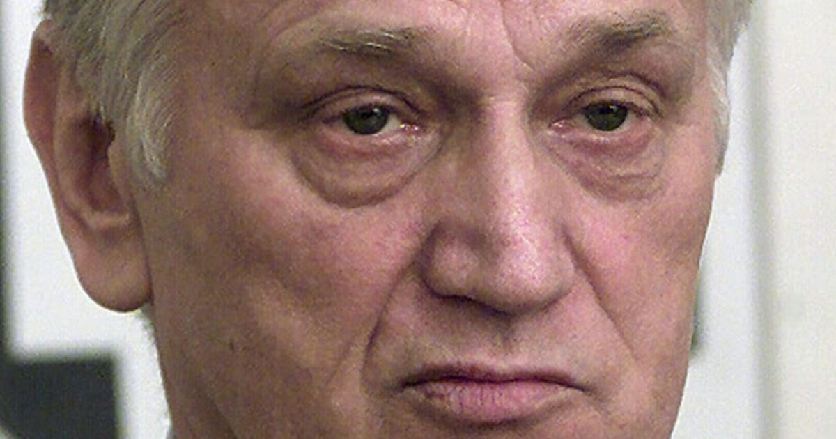 Ex-Yugoslav general surrenders to face U.N. war crimes tribunal