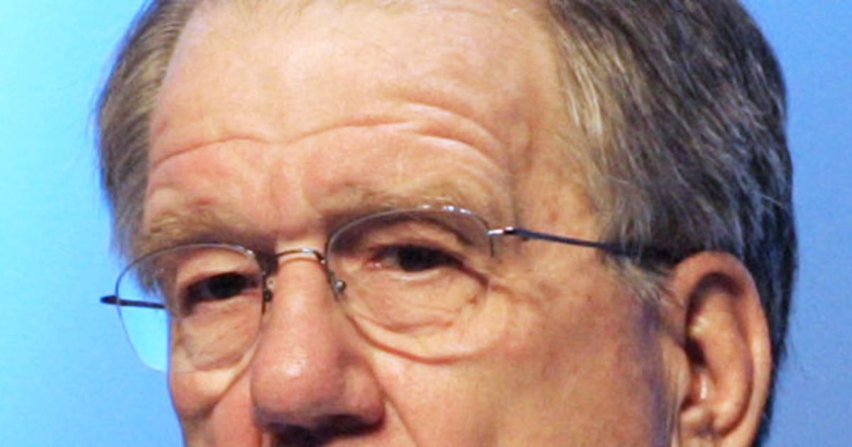 Boeing forces resignation of CEO