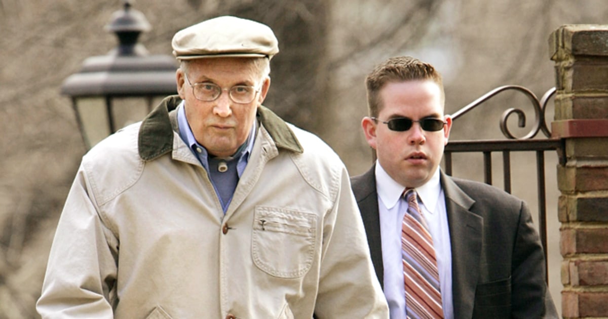 Rehnquist returns to bench