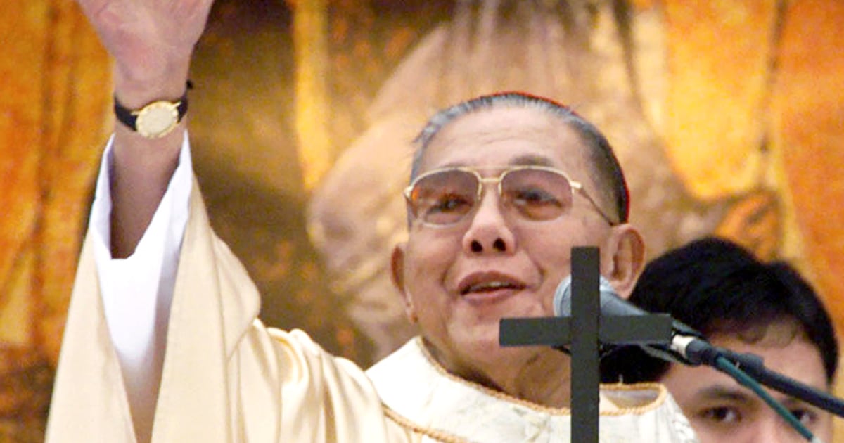 Philippines’ Cardinal Sin dies at 76