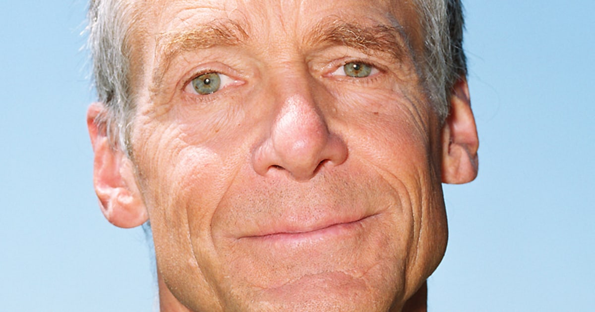 Son of Wal-Mart founder killed in plane crash