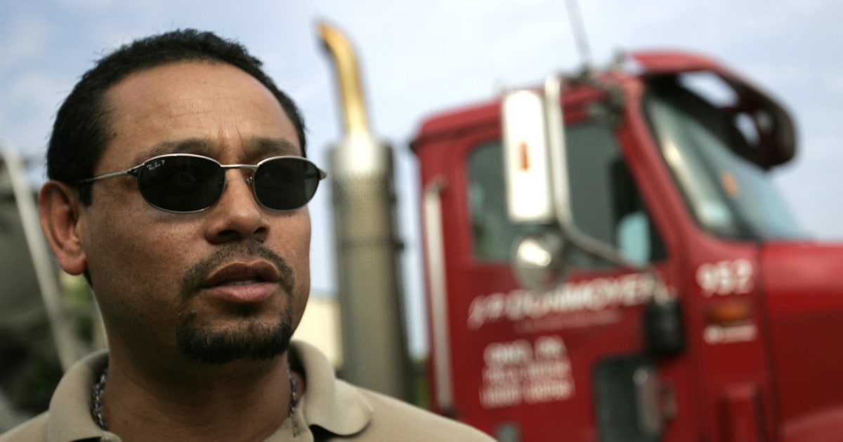Trucking industry turns to Hispanic job seekers