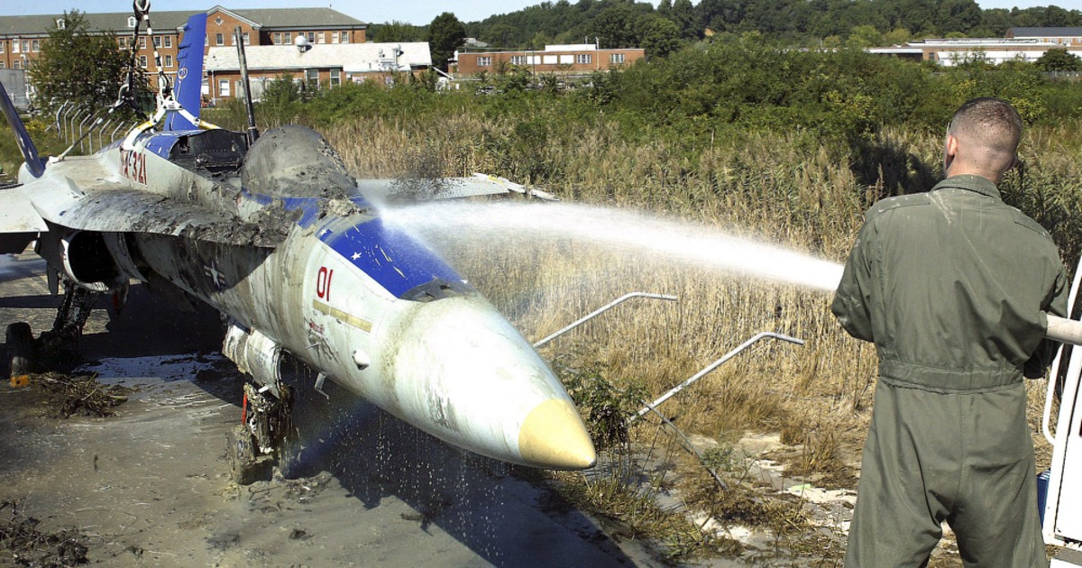 U.S. fighter jet problem sparked warnings