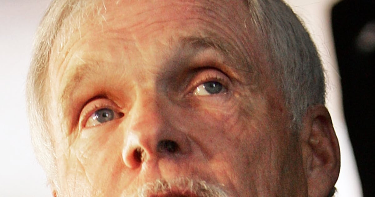 Turner says low-key goodbye to Time Warner