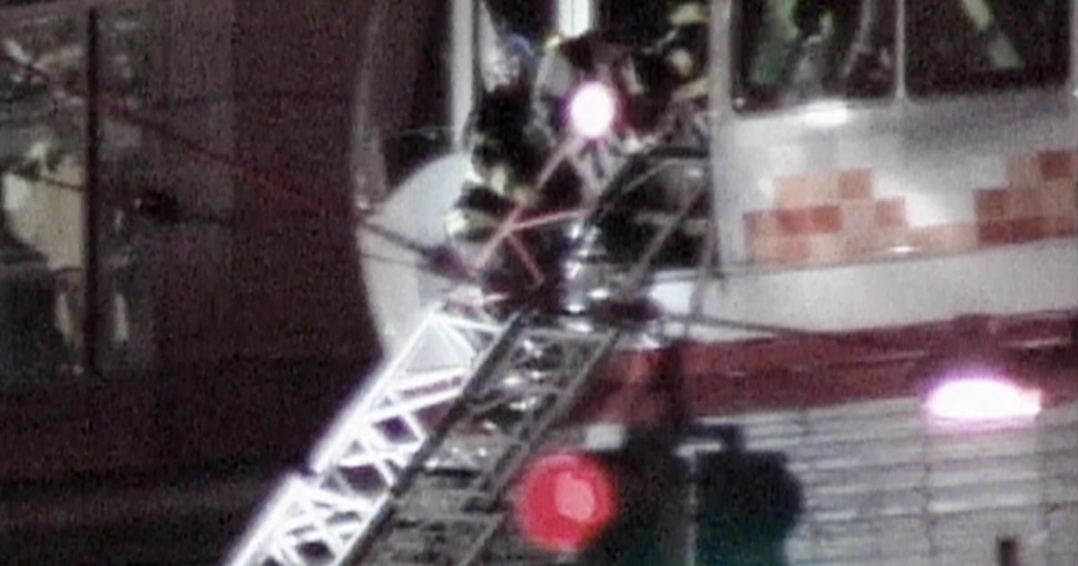 Monorail cars collide in Seattle