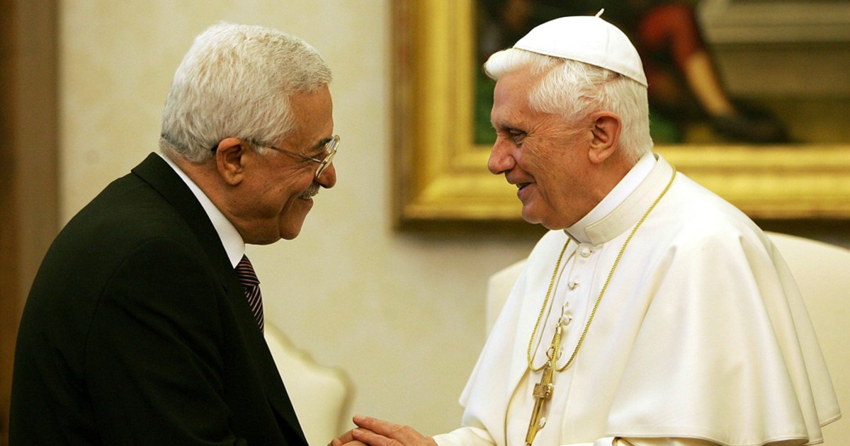Pope, Palestinian leader discuss peace process