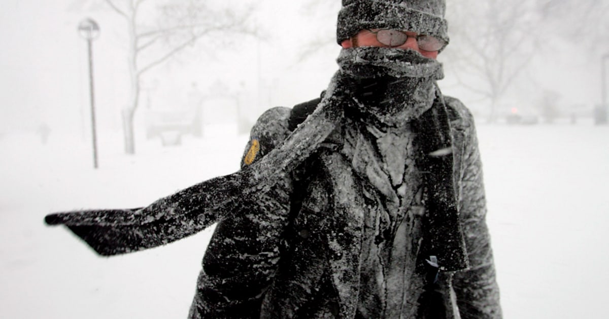 Major storm brings snow, misery to Northeast