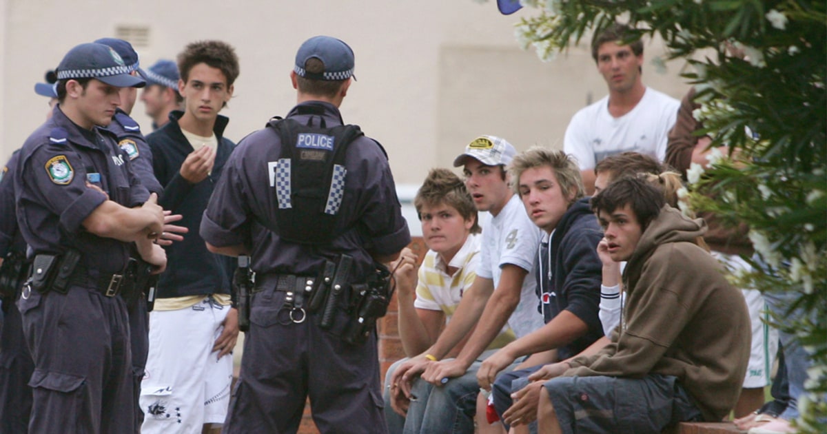 Australian police turn out to prevent rioting