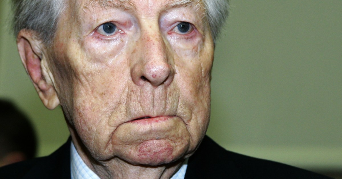 Ex-Nazi officer acquitted of three massacres