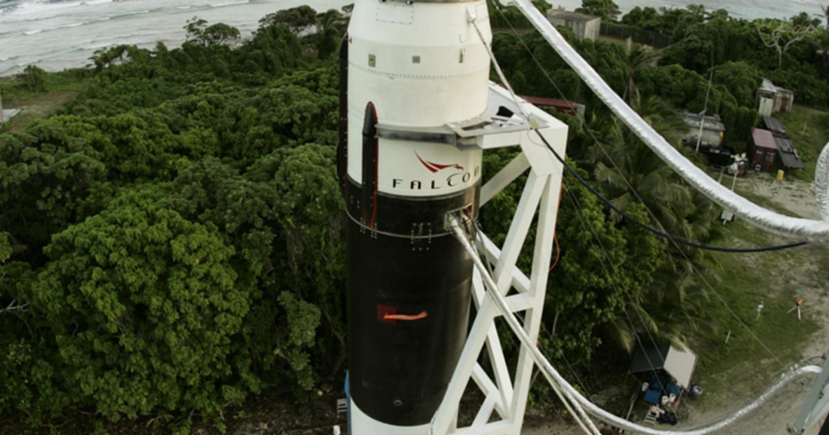 Rocket damage puts a dent in SpaceX plans