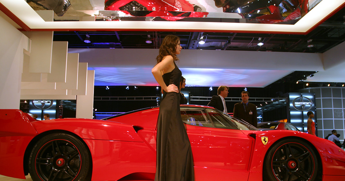 Plenty of models to gawk at in Detroit