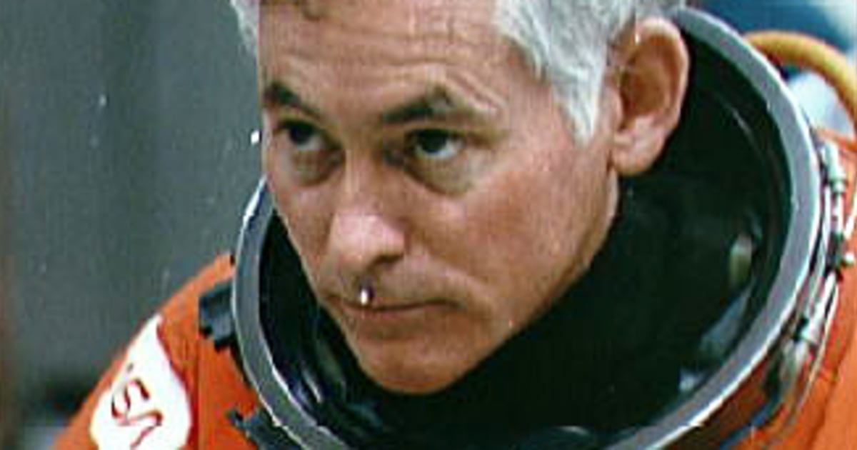 Retired astronaut pulls no punches