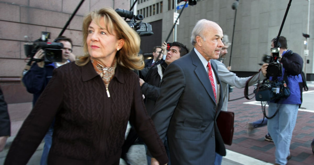 Opening statements at Enron trial begin