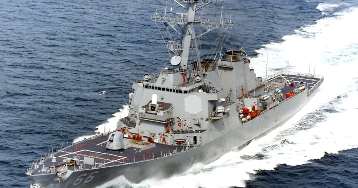 U.S. Navy battles suspected pirates, kills 1