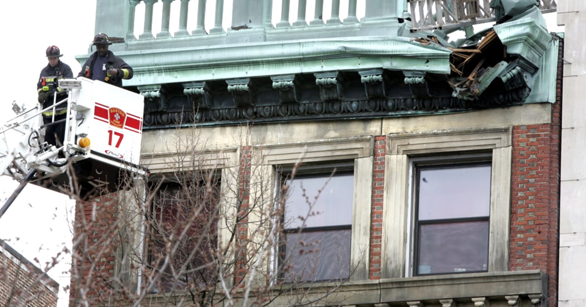 At least 3 dead in Boston crane collapse