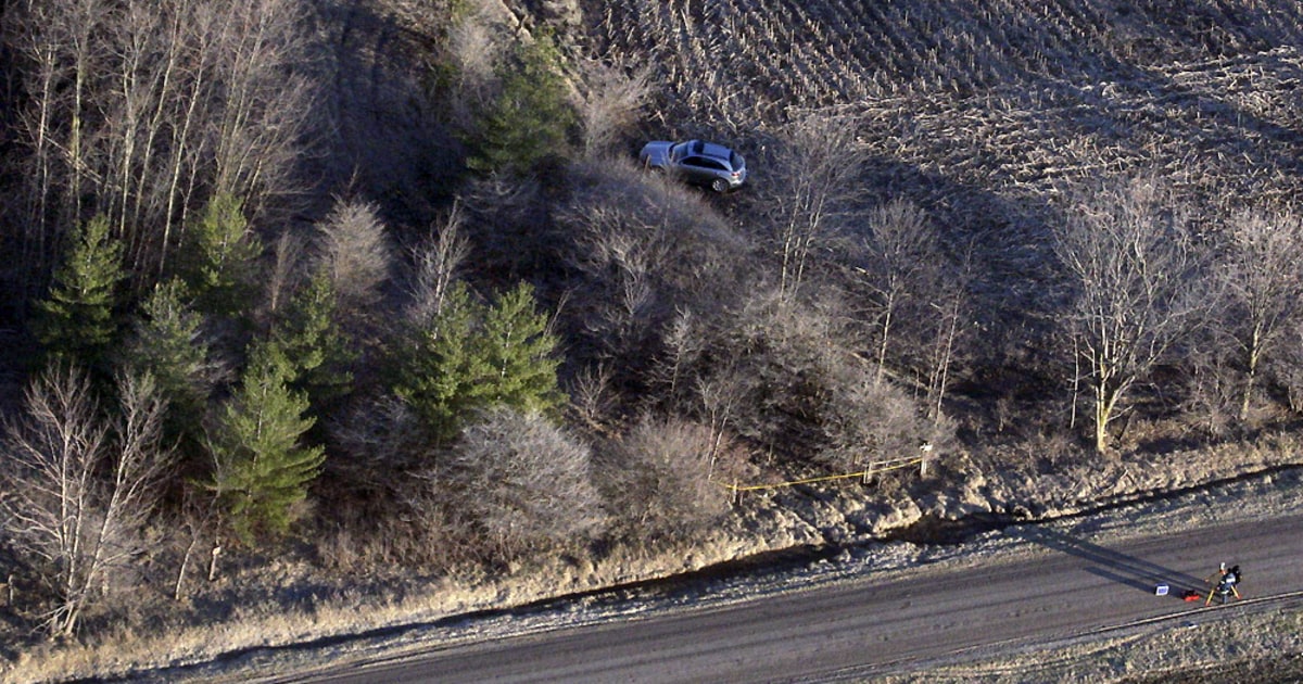 Police: 8 found dead in Canada knew each other